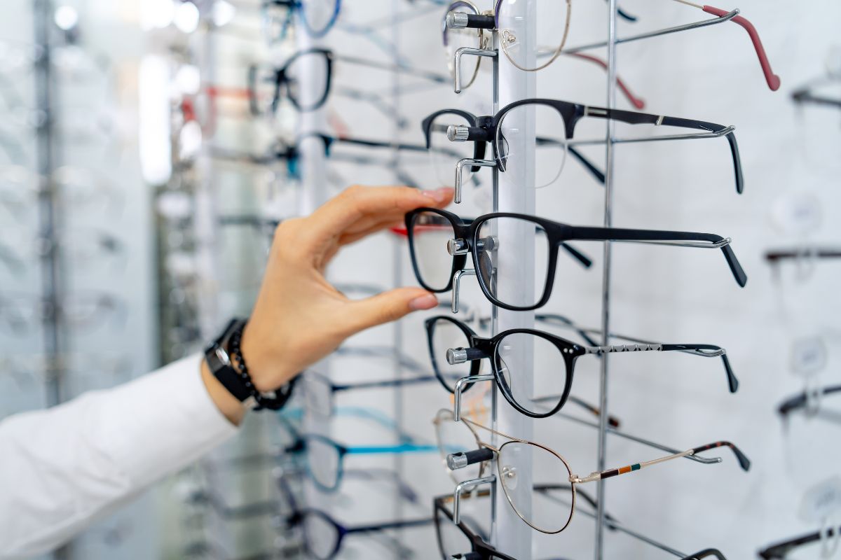 Tips to Find Your Perfect Eyeglass Frame
